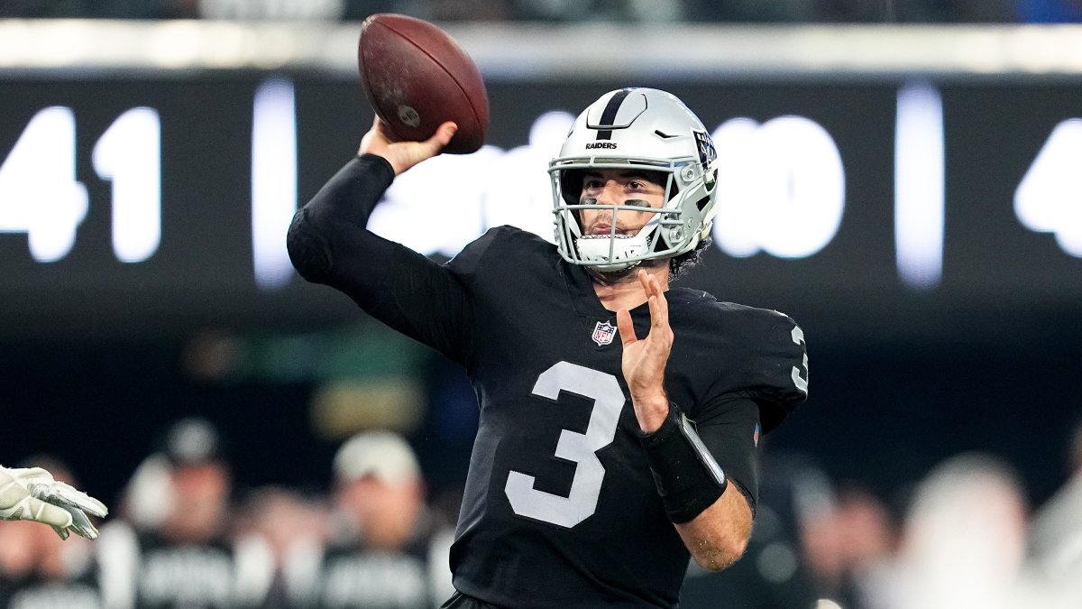 Report: Jarrett Stidham signs with Denver Broncos for two years, $10M – NBC Sports Boston