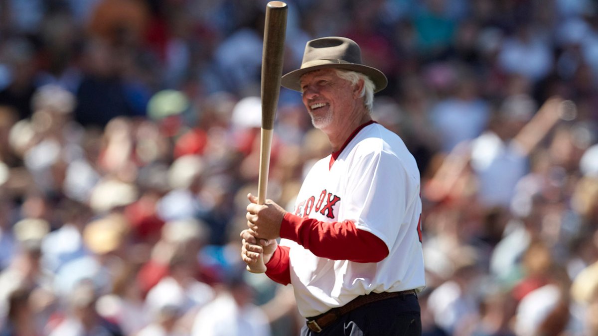 Red Sox icon Bill ‘Spaceman’ Lee collapses at Savannah Bananas game ...