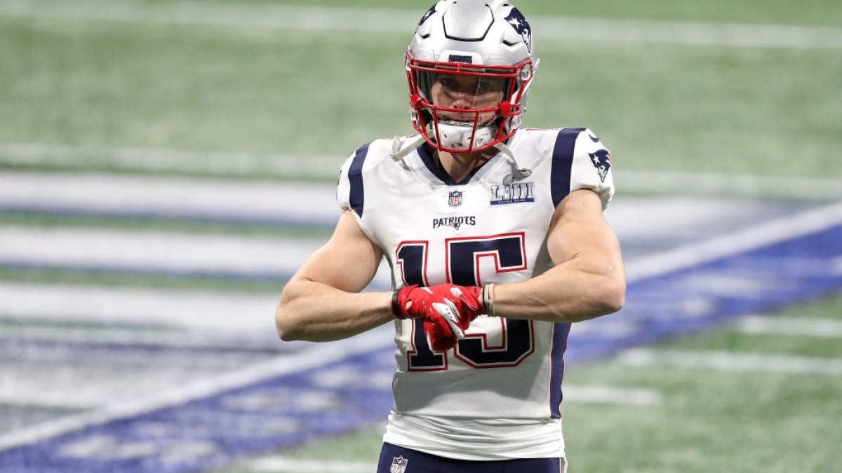 NFL Rumors: Former Patriots receiver Chris Hogan re-signs with Saints ...
