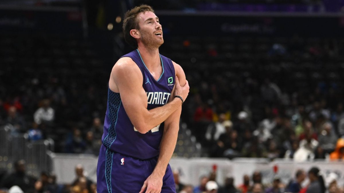 Gordon Hayward injury: Hornets star out indefinitely with shoulder ...