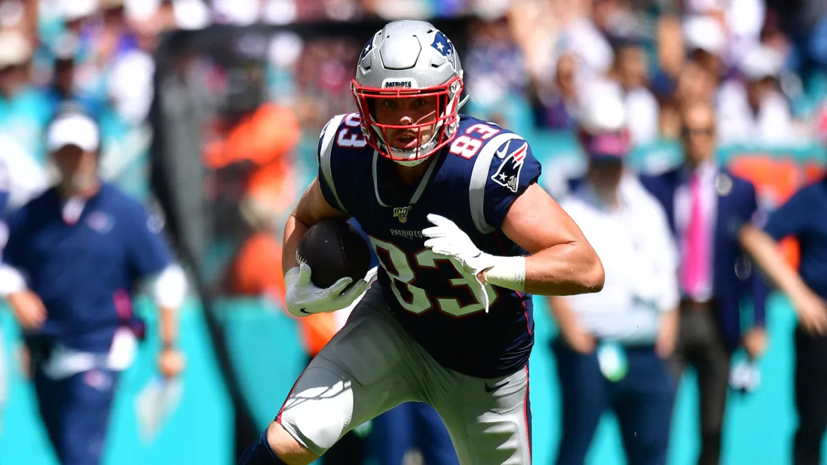 Former Patriots tight end Matt LaCosse announces retirement from NFL ...