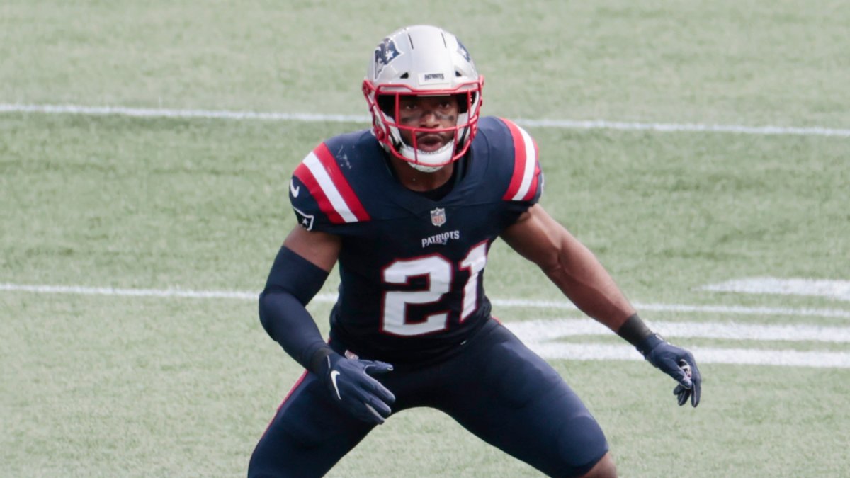 Patriots safety Adrian Phillips exits game vs. Dolphins with injury ...