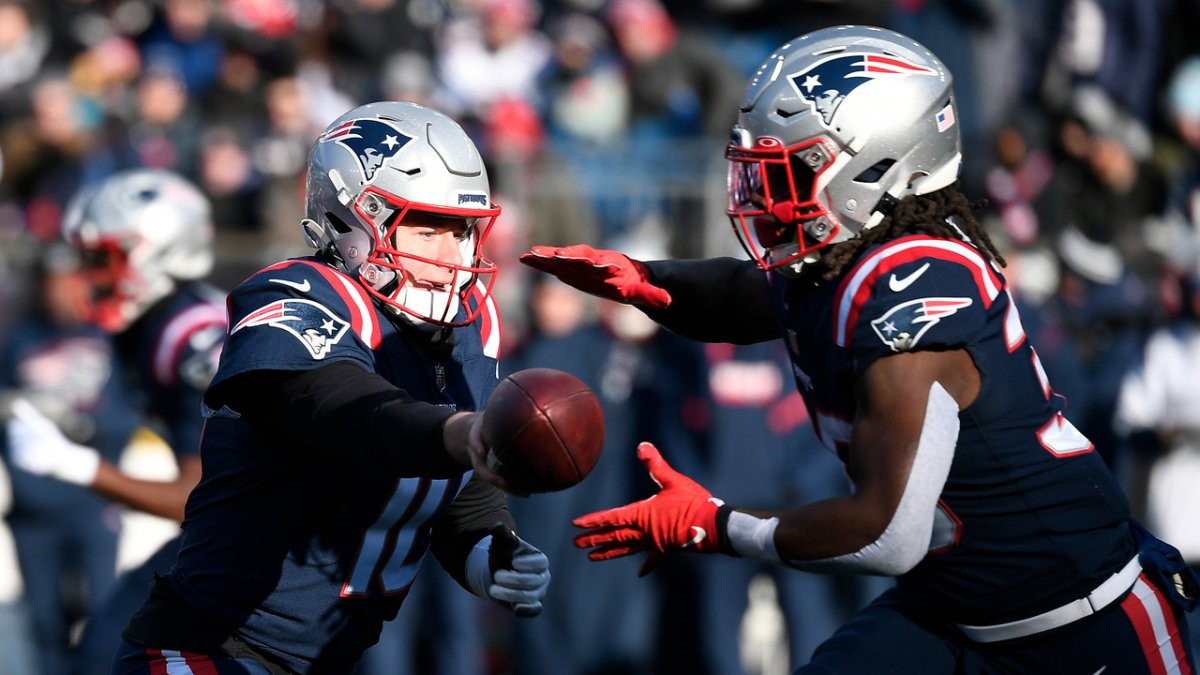 Patriots Report Card: Rhamondre Stevenson, Pats offense come up short ...