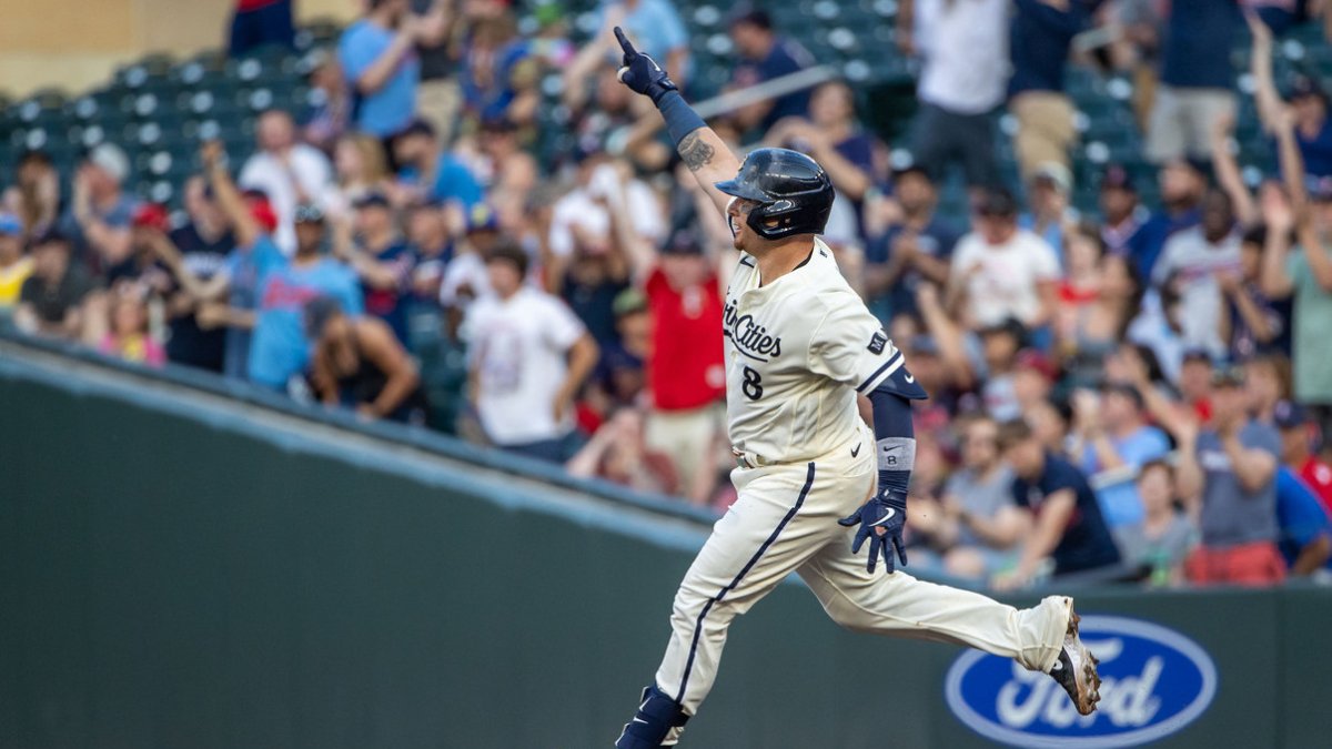 Ex-Red Sox Christian Vazquez hits game-tying three-run homer vs. former ...