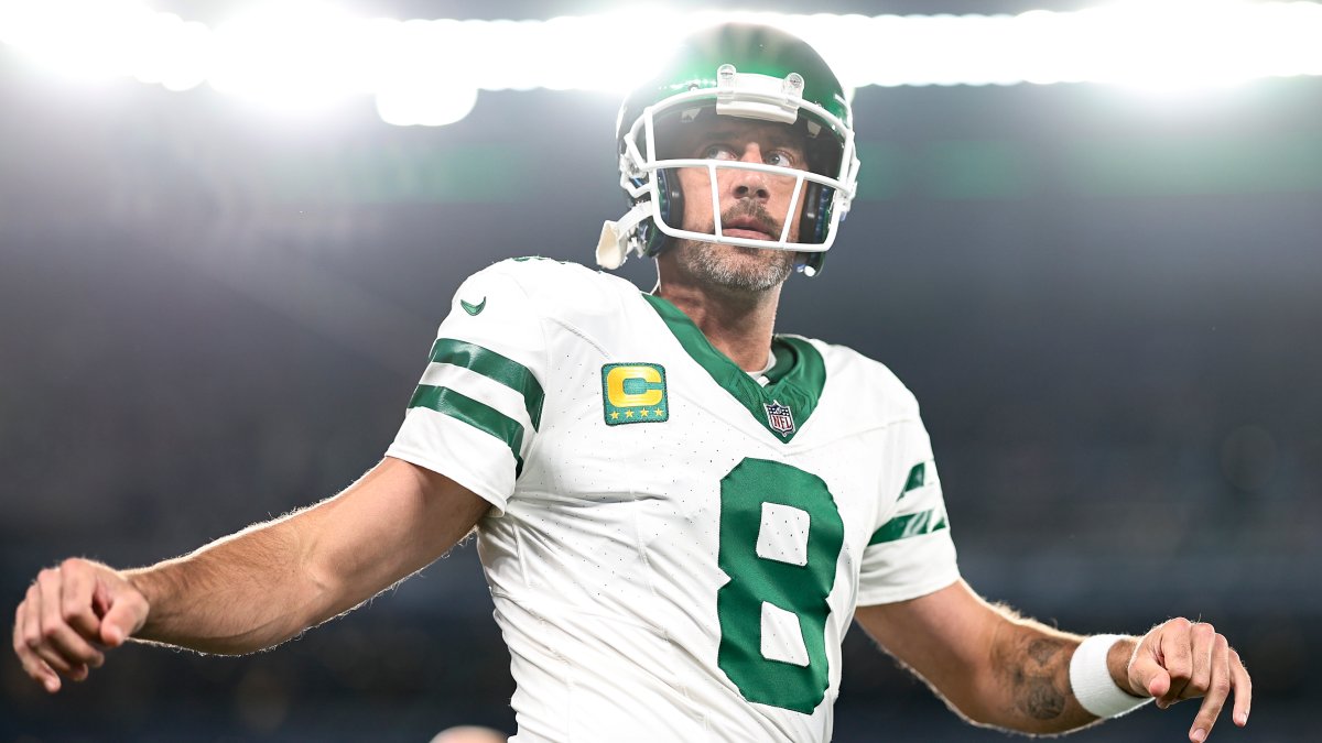 Aaron Rodgers announces he had surgery to repair torn Achilles tendon ...