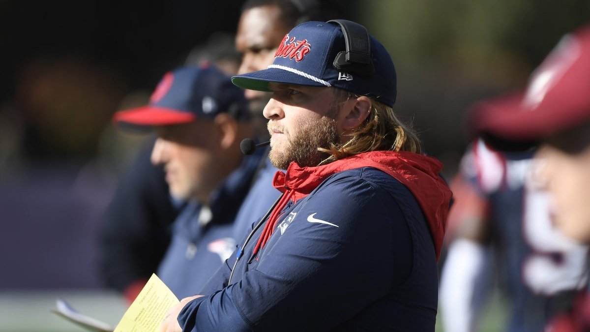 Patriots have to be wary of finger-pointing with offense cratering ...