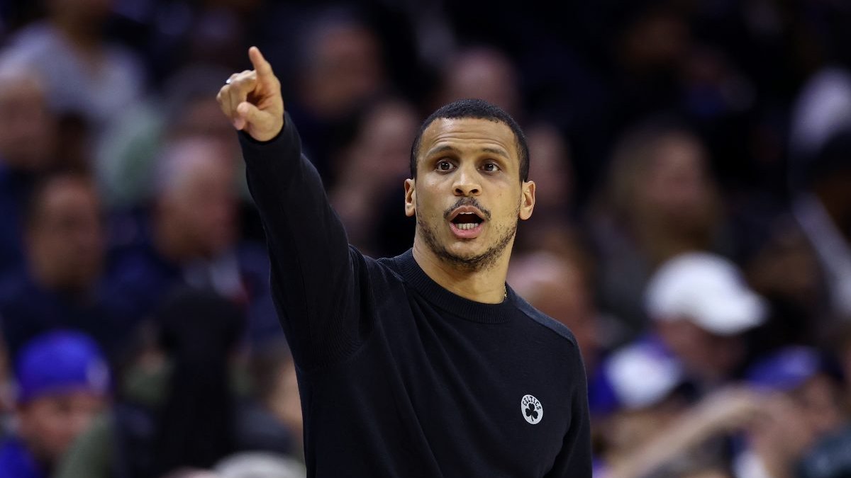 Joe Mazzulla defends Celtics’ 3-point shooting in awkward postgame ...