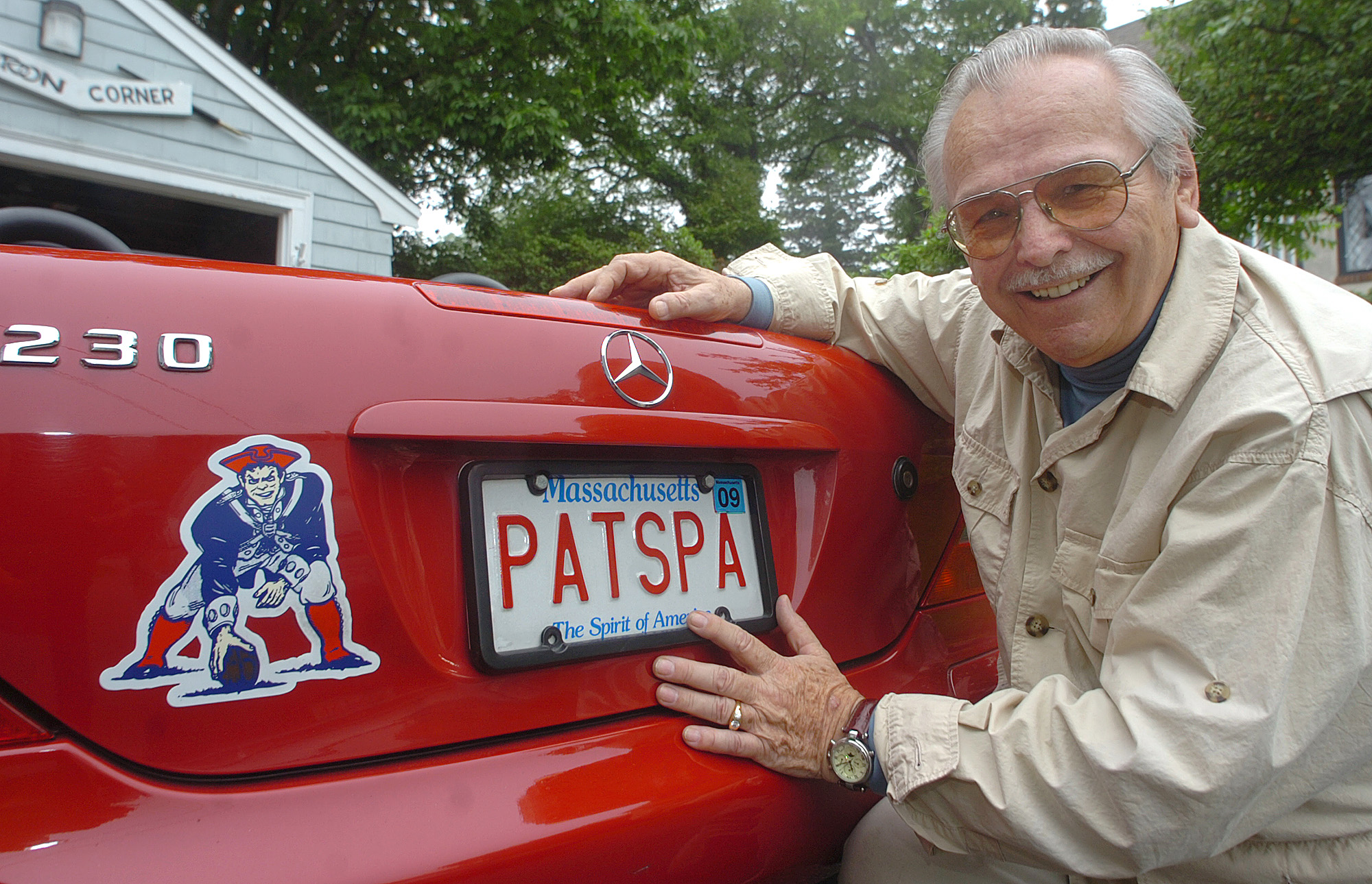 Pat Patriot designer Phil Bissell dies, New England Patriots say – NBC ...