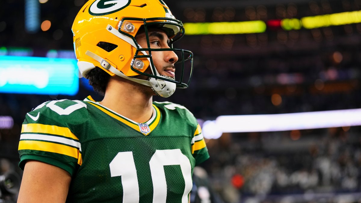 Packers QB Jordan Love helps woman with car stuck in snow – NBC Sports ...