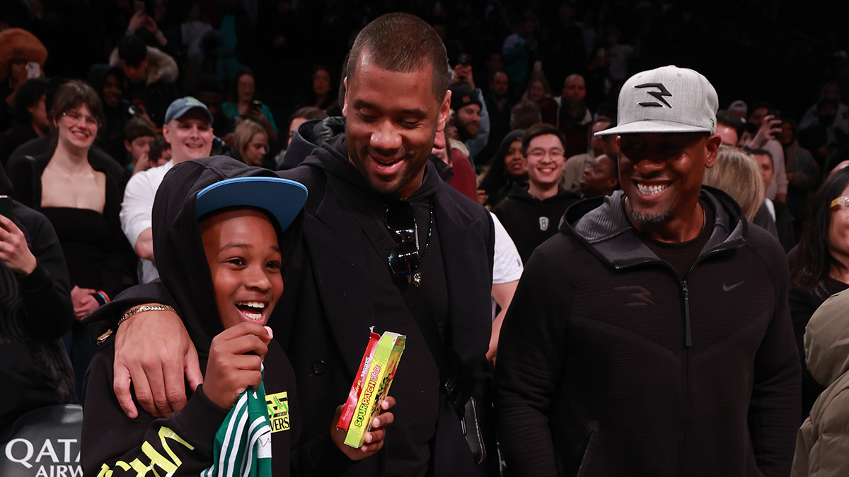 Watch: Jayson Tatum gives jersey to Russell Wilson’s son after Celtics ... Watch: Jayson Tatum gives jersey to Russell Wilson’s son after Celtics ...