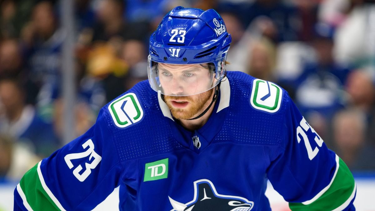 How Elias Lindholm signing bolsters Bruins lineup in many ways – NBC ...