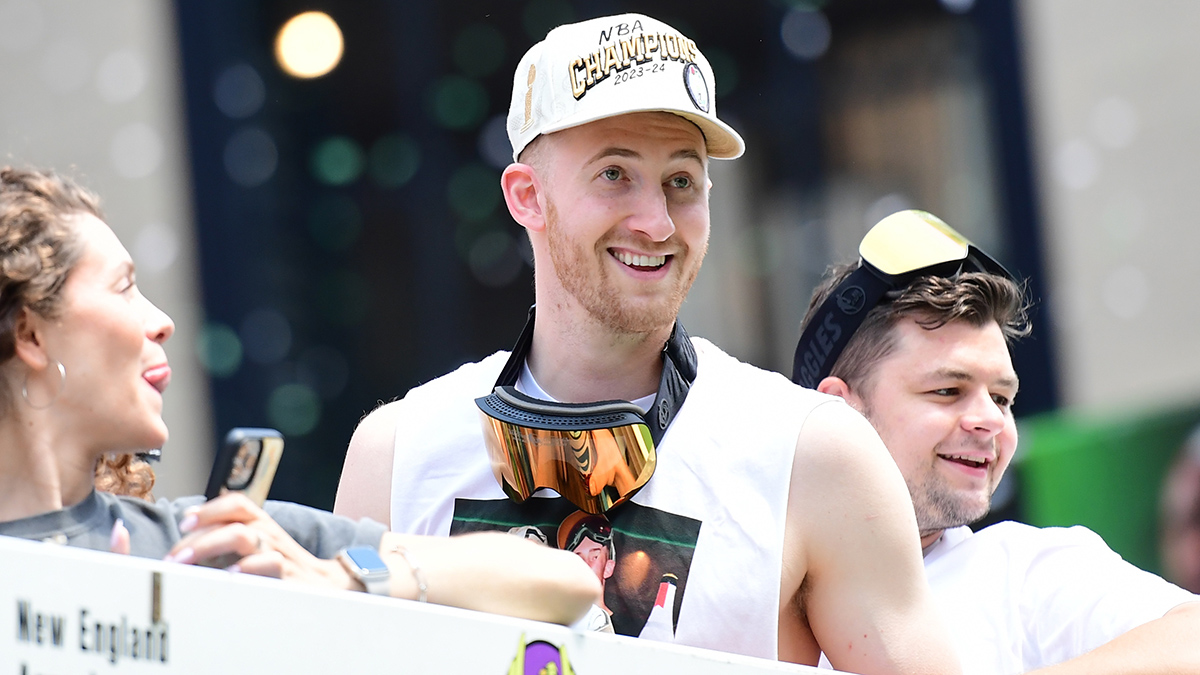 Celtics assistant has emotion reaction to Sam Hauser’s contract ...