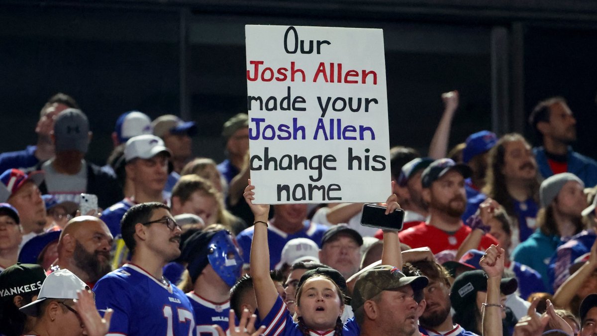 Bills fan’s poster to Josh Allen goes viral vs. Jaguars – NBC Sports Boston