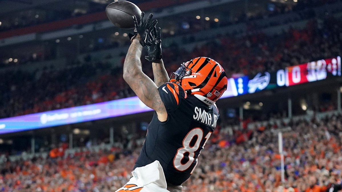 Report: Patriots worked out tight ends Irv Smith, Zaire Mitchell-Paden ...