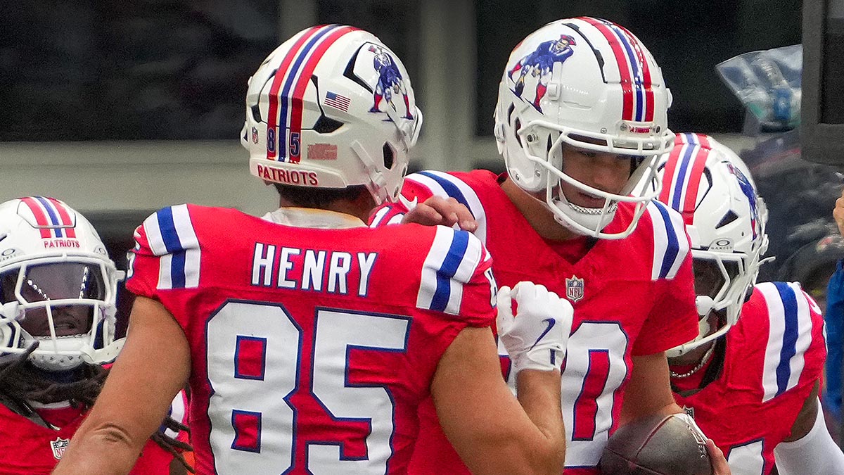 Hunter Henry: Drake Maye doing ‘tremendous job’ in Patriots offense ...