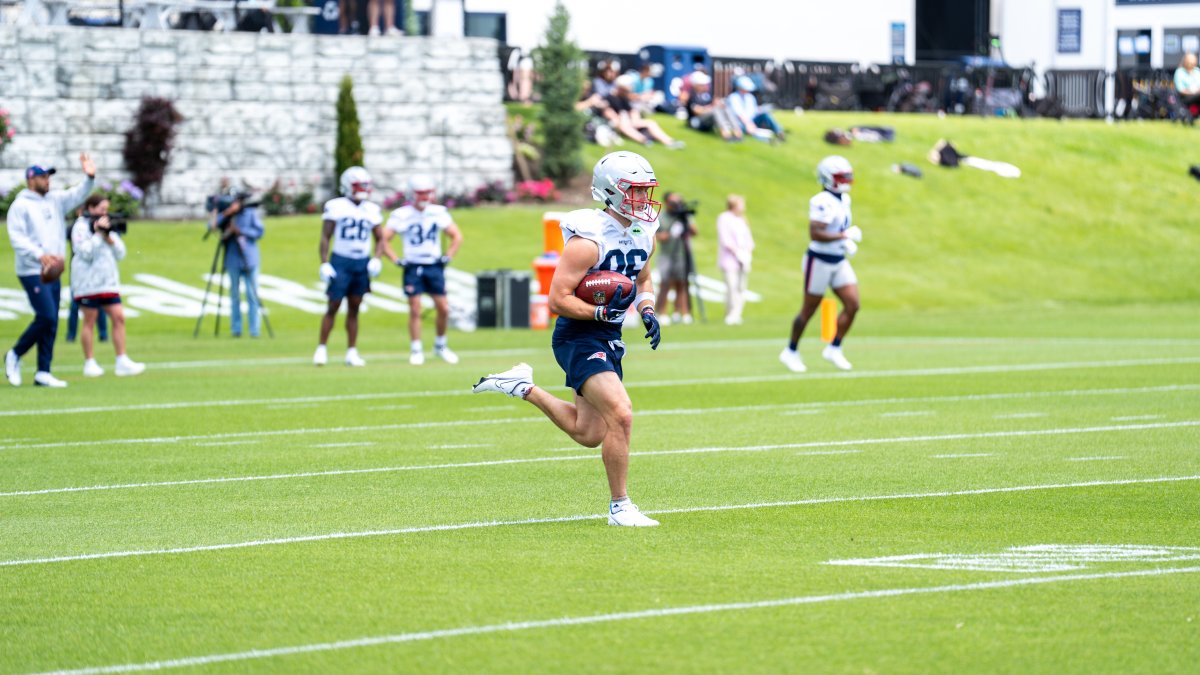 Undrafted WR Efton Chism III continues to make a name for himself at ...