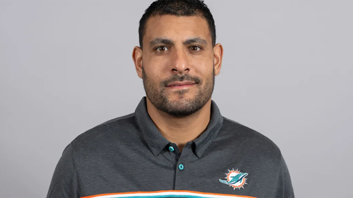 Dolphins coach Ryan Crow charged with battery in Fort Lauderdale – NBC ...