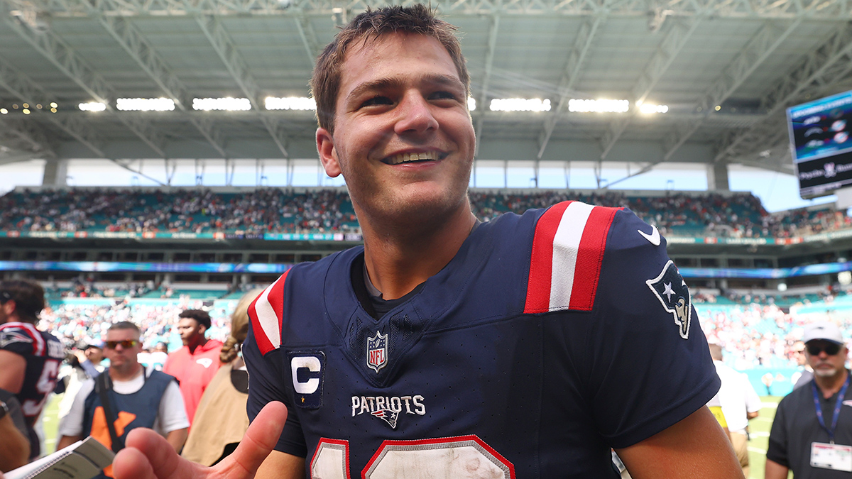 Drake Maye showed total command in Patriots’ win over Dolphins, and ...