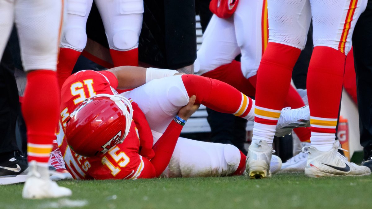 Will Patrick Mahomes play in 2026? Chiefs give recovery timeline – NBC ...