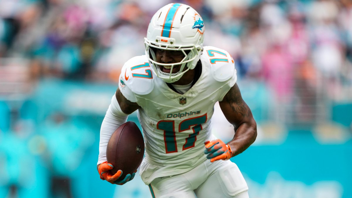 Dolphins trade Jaylen Waddle to Broncos in blockbuster: Report – NBC ...